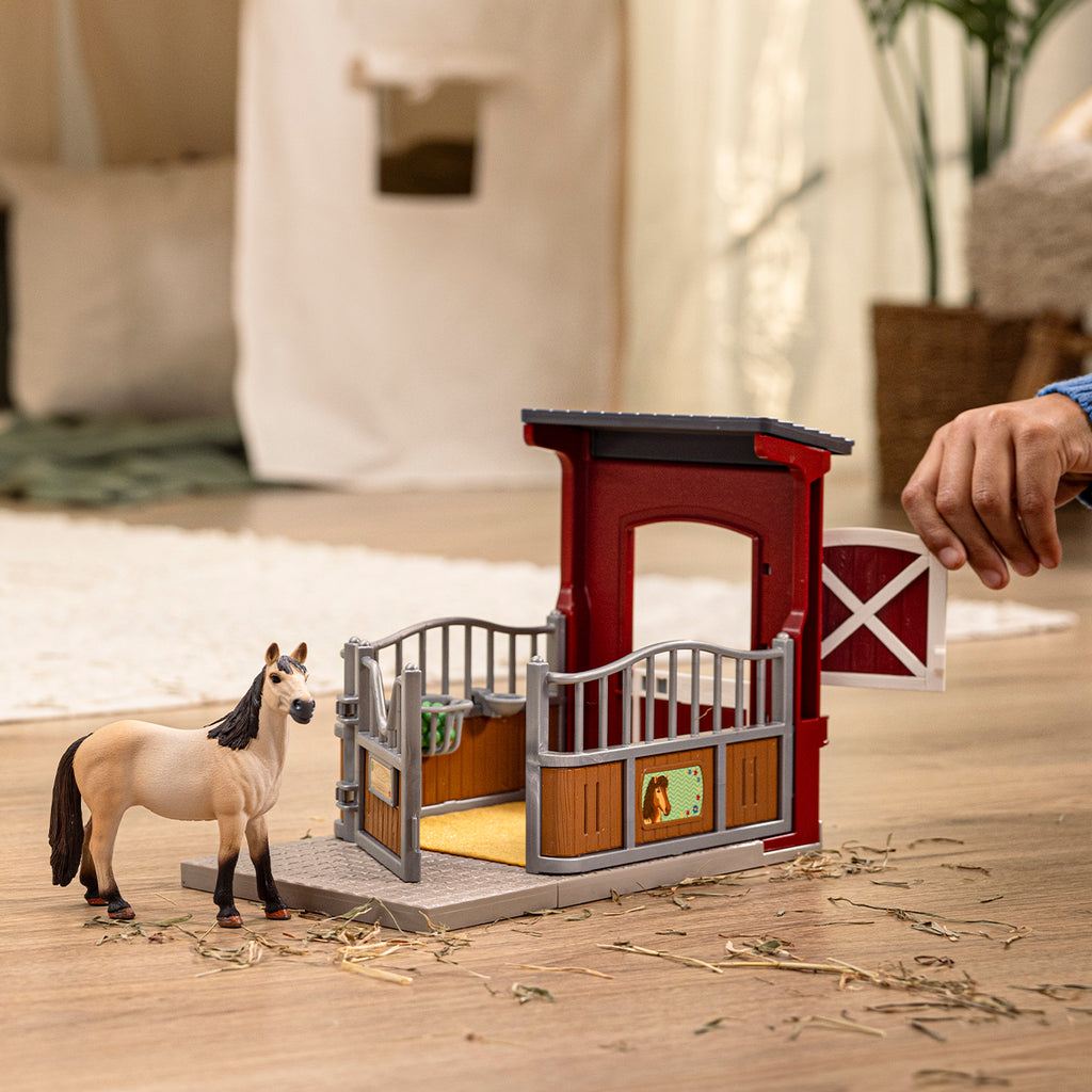 Pony Box with Mustang Mare 42724 FARM WORLD | schleich