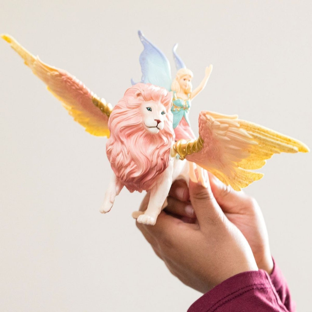 Fairy in Flight on Winged Lion 70714 BAYALA® | schleich